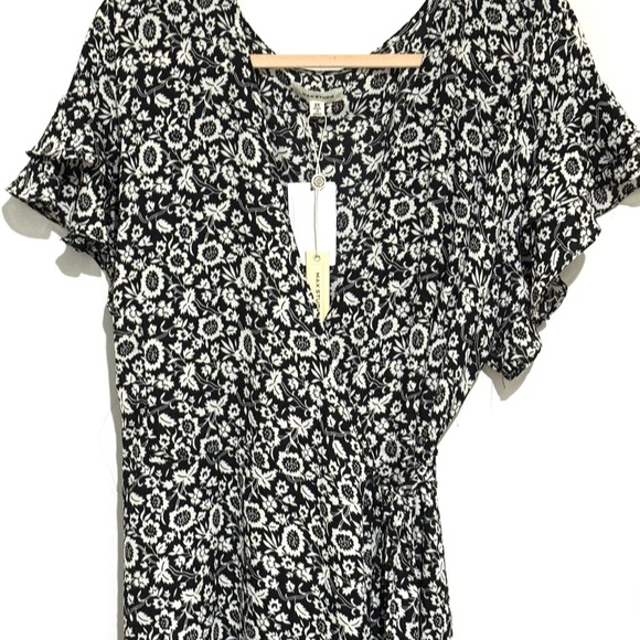 Max Studio | Dresses | Nwt Max Studio Floral Black And White Wrap Dress ...